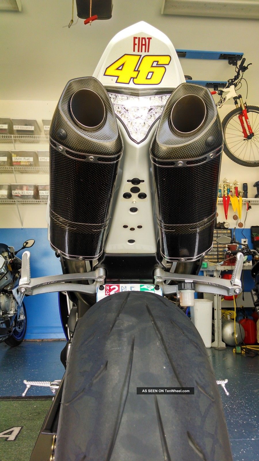 2010 Yamaha R1 Valentino Rossi Champions Edition